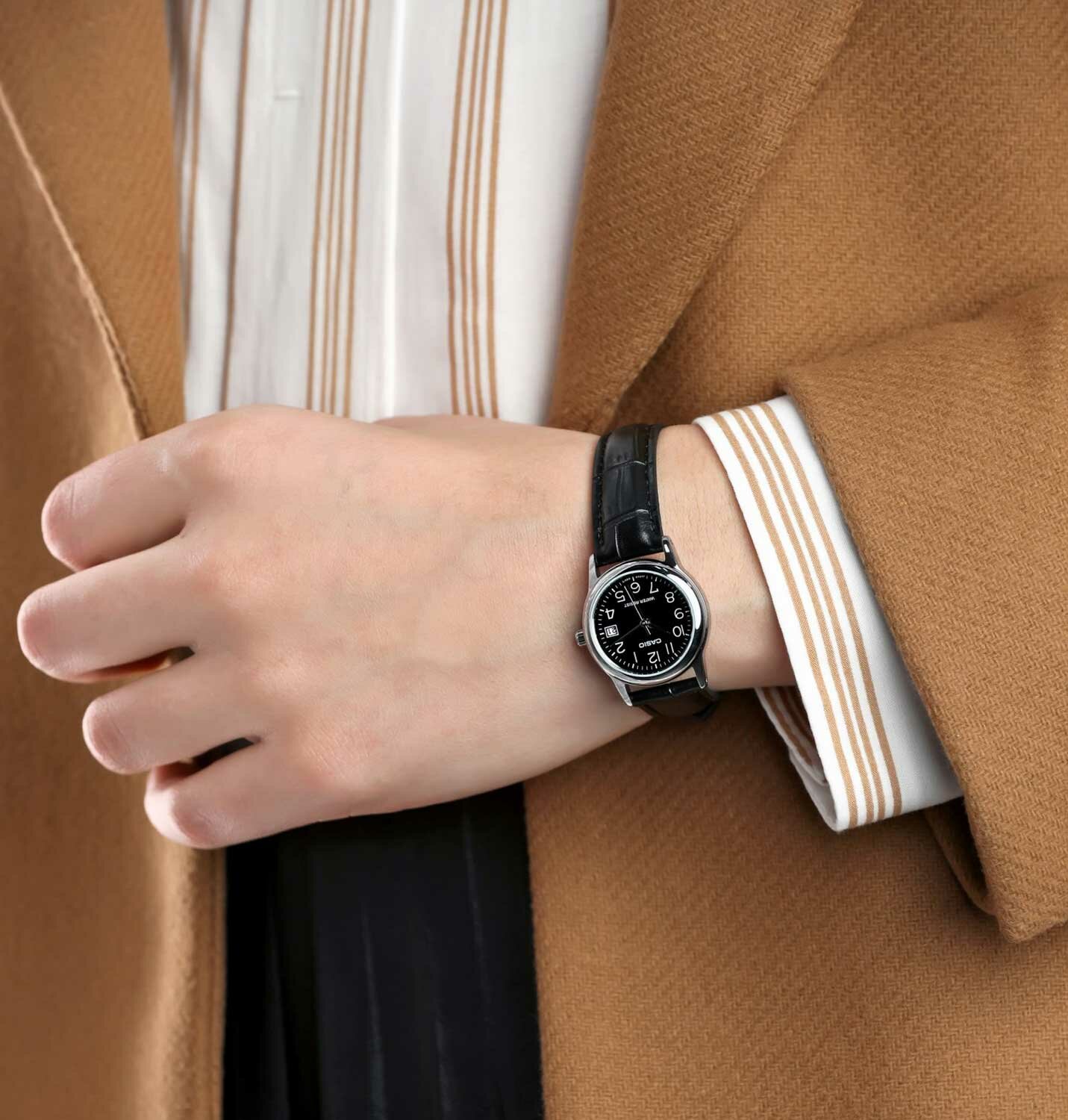 Наручные часы CASIO Collection, черный/серебристый — фото 1