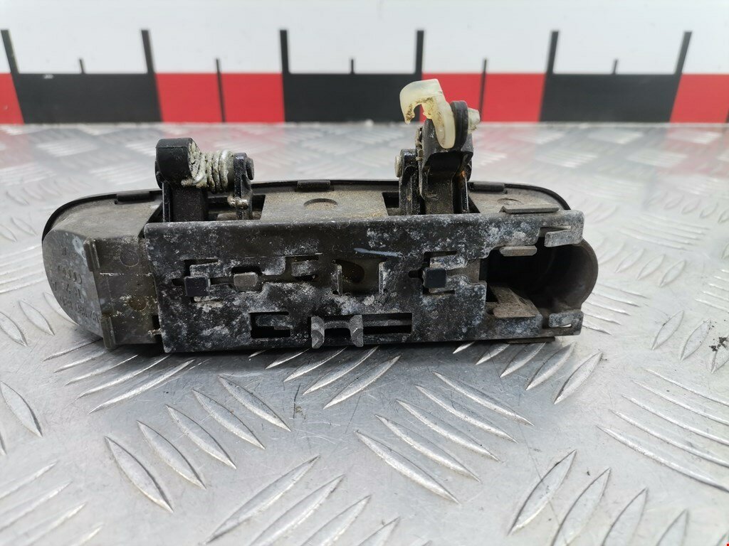 Ручка двери наружная передняя правая Audi A6 C5 4B0839208 арт. 1730742