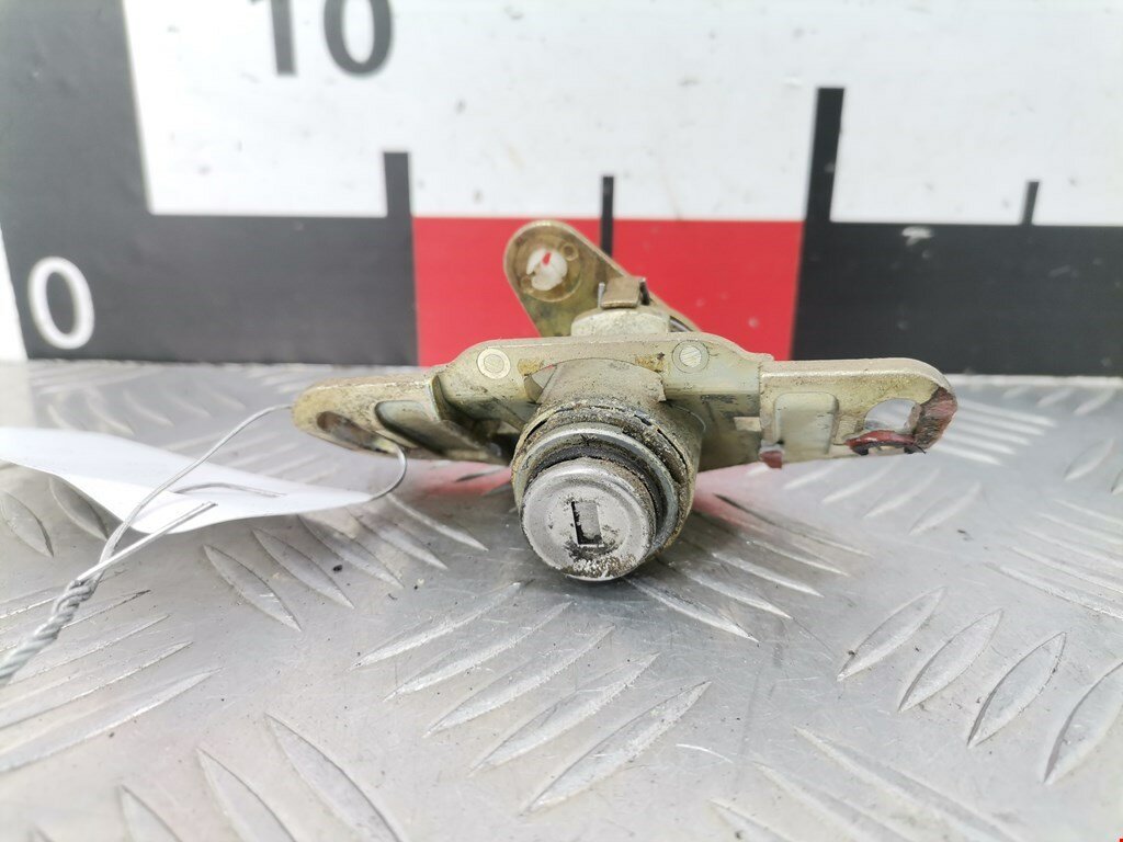 Личинка дверного замка Mercedes Vaneo A4147600105 арт. 1758779