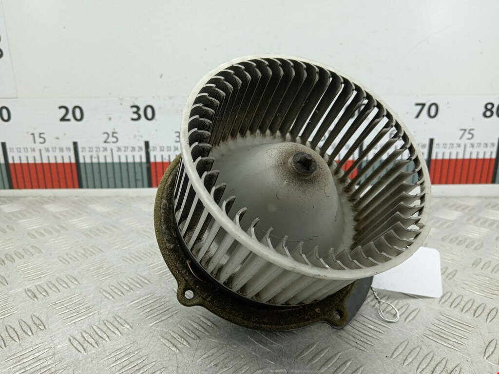 Моторчик печки (вентилятор отопителя) Mazda 626 GE GA2A61B10 арт. 2099316