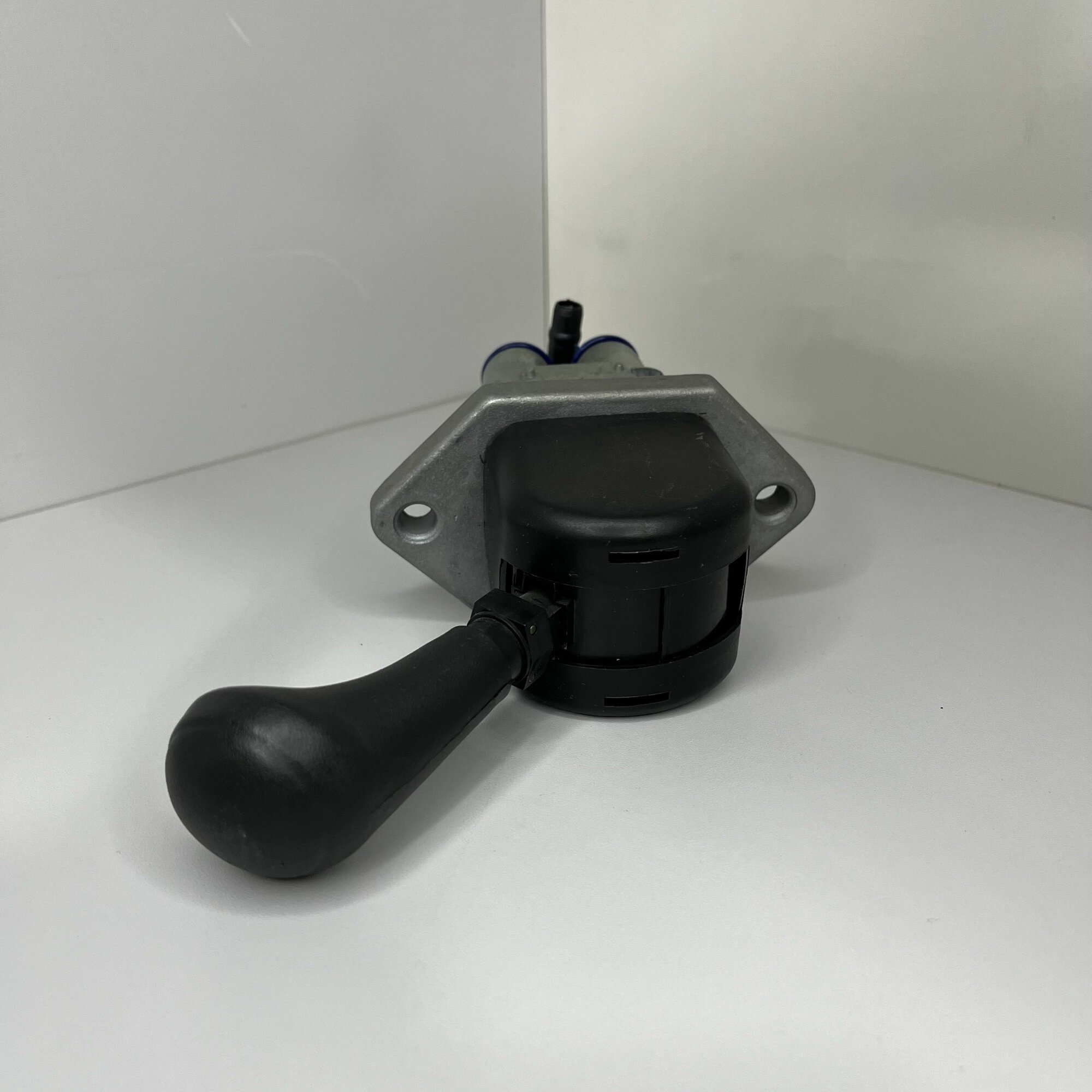 Кран ручного тормоза без трубок FAW