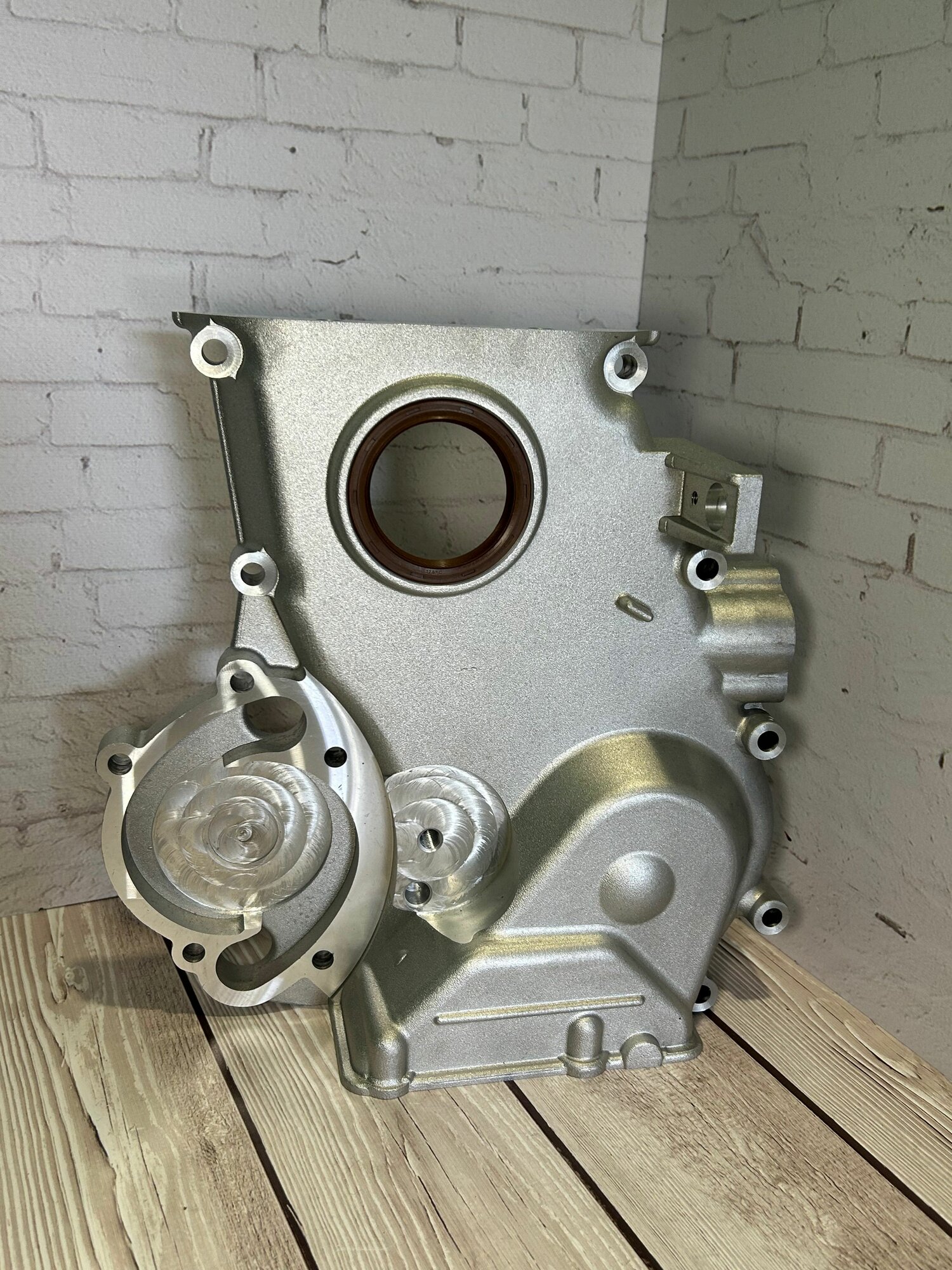 Крышка (передняя) цепи ГРМ ГАЗель, Волга, Соболь дв. ЗМЗ-405, 406, 409 евро-3 с сальником в сборе ЕВРО-3 арт. 40624-1002058