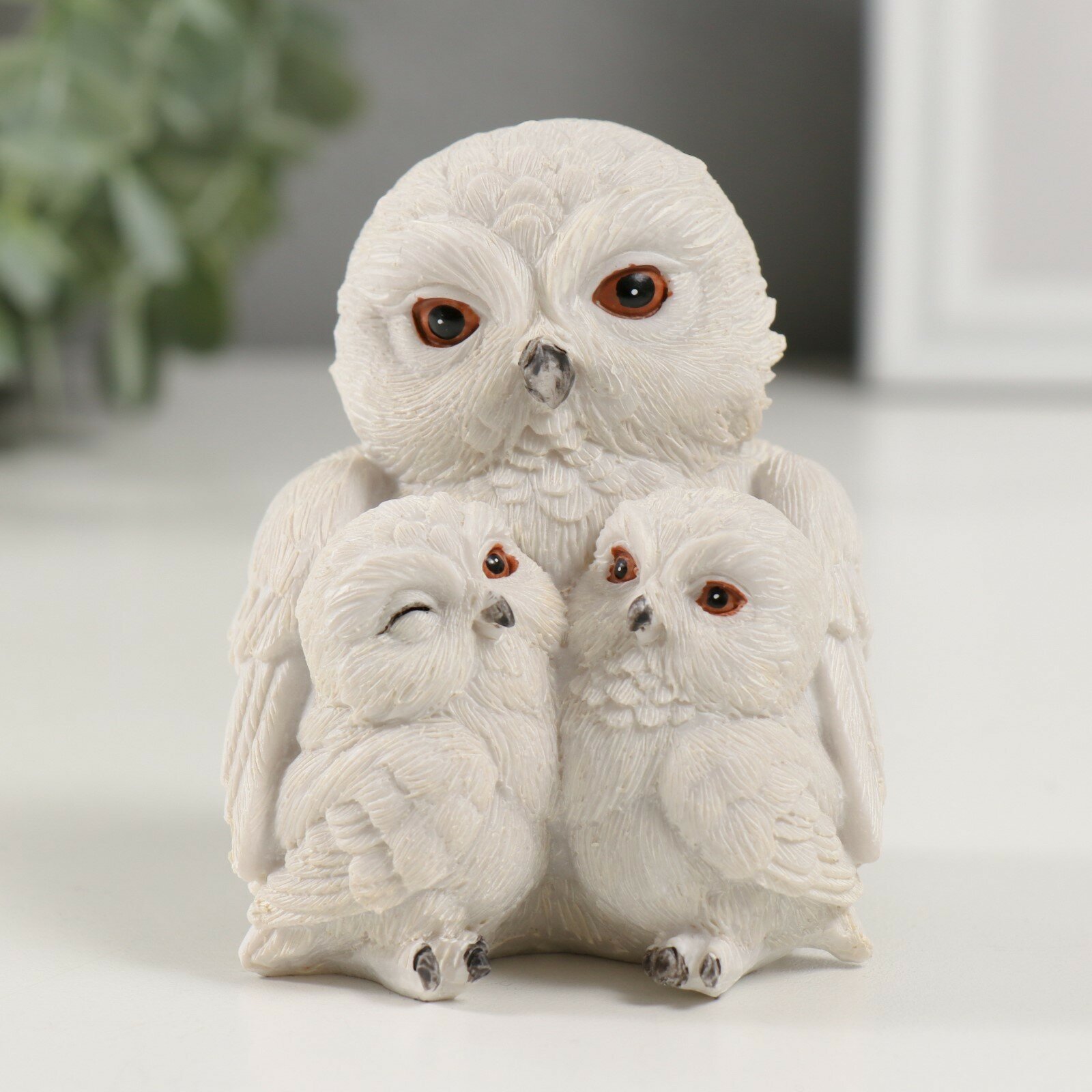 Фигурка полистоун «Семья белых совушек», 8×7×8.5 см