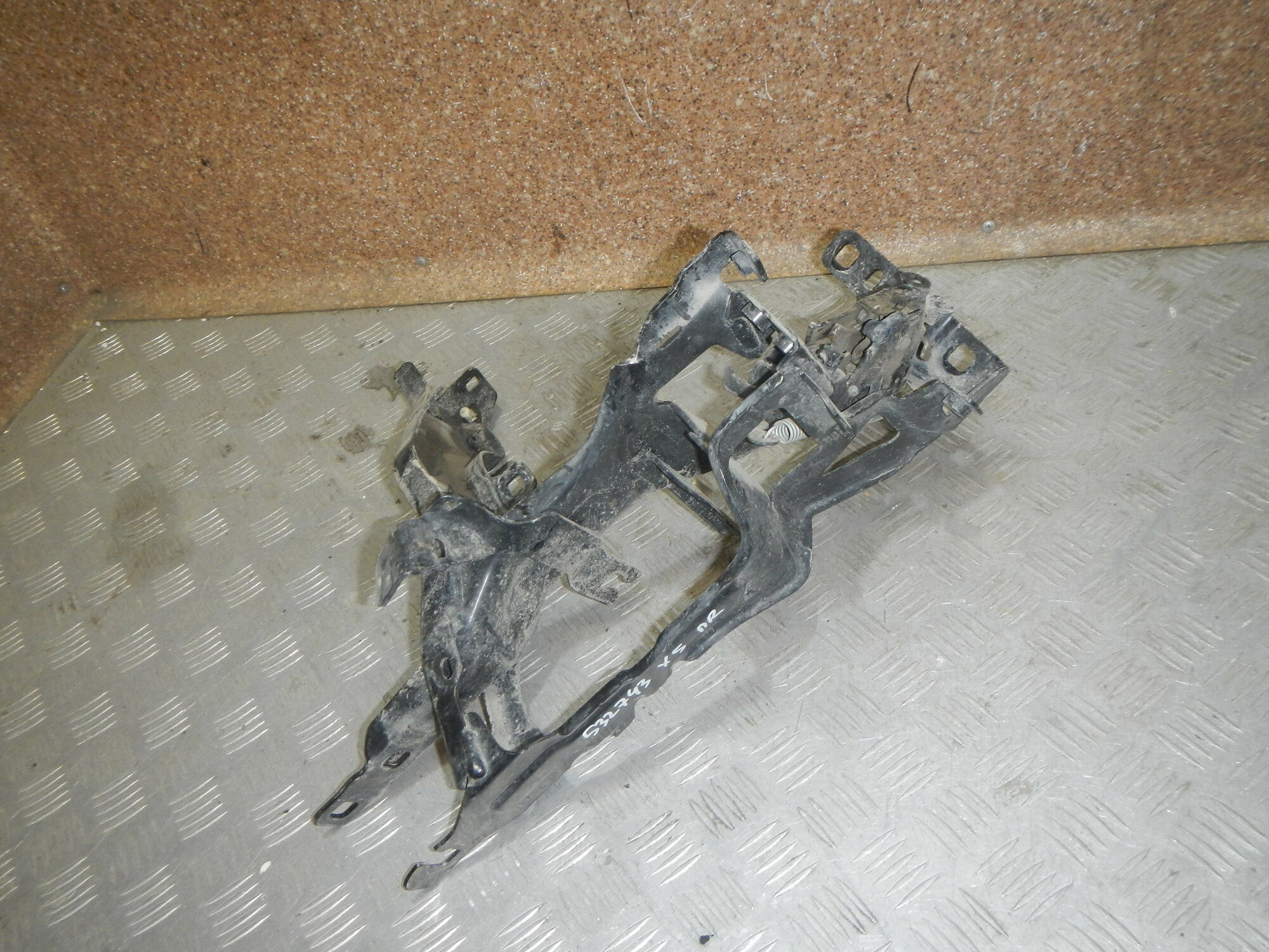 Б/У Кронштейн фары правой, BMW (БМВ)-X5 (G05) (18-) BMW X5 (G05) (18-) Деформация. 532743 BMW арт. 51647421710