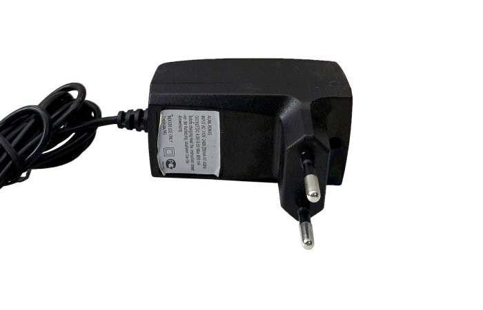 Зарядное устройство 4.5V-9.5V max 800mA для Samsung D800