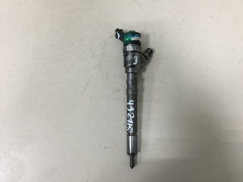 Форсунка дизельная электрическая Kia Sportage 2 JE, KM 2004-2010 кат.номер: 3380027000 3380027010