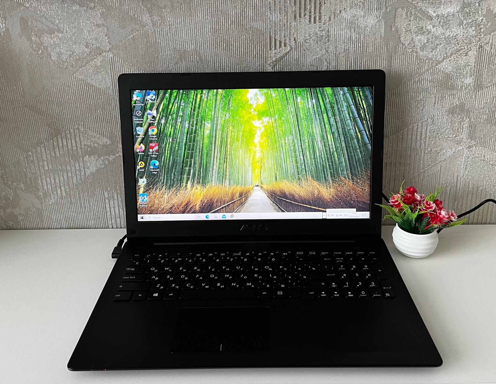 Ноутбук ASUS, SSD 240 Гб, RAM 8 Гб, Intel Celeron, экран 15,6", Windows 10