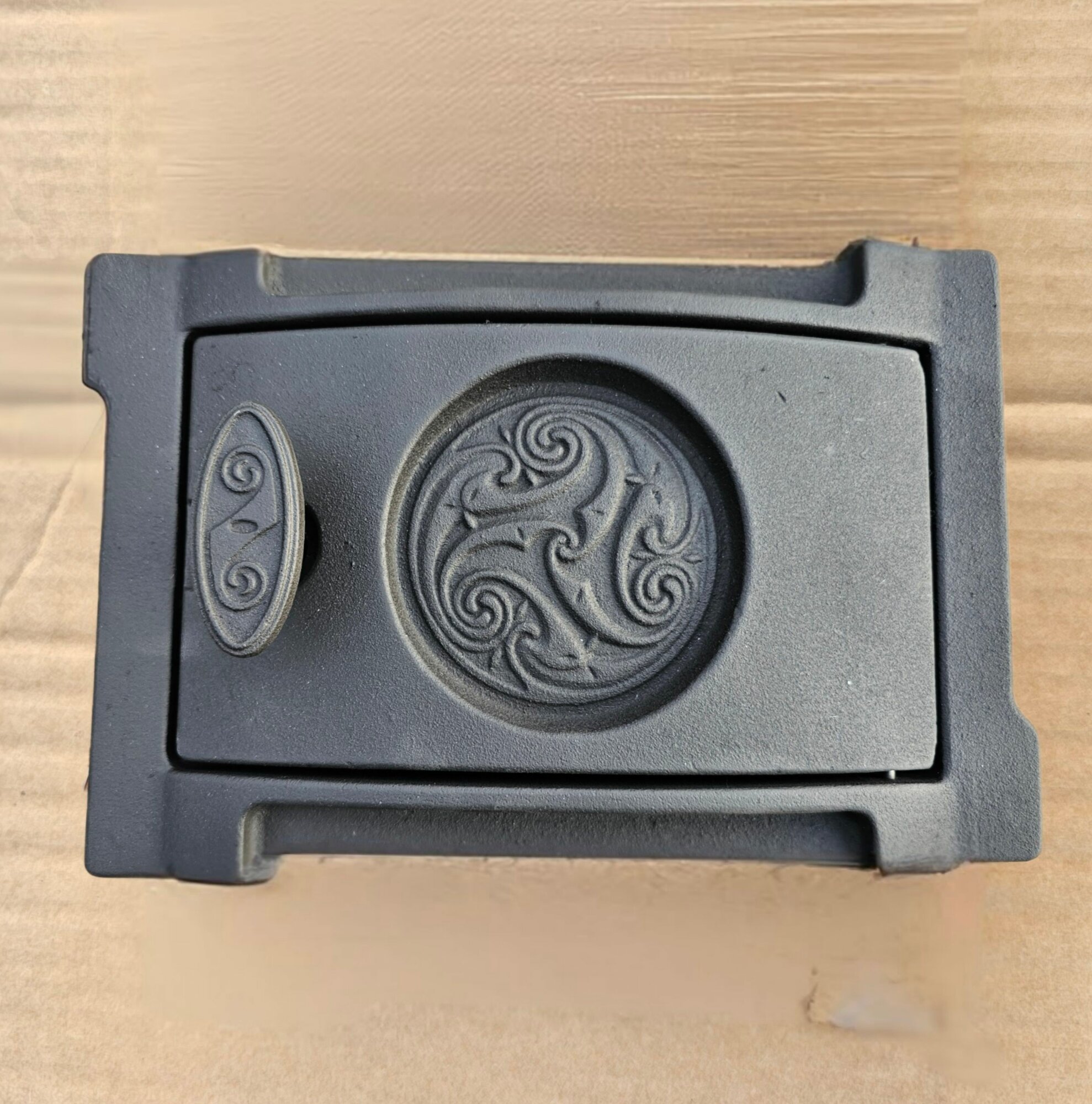 Дверца для печи чугунная ДПУ-2Б Кельты поддувальная 250х140