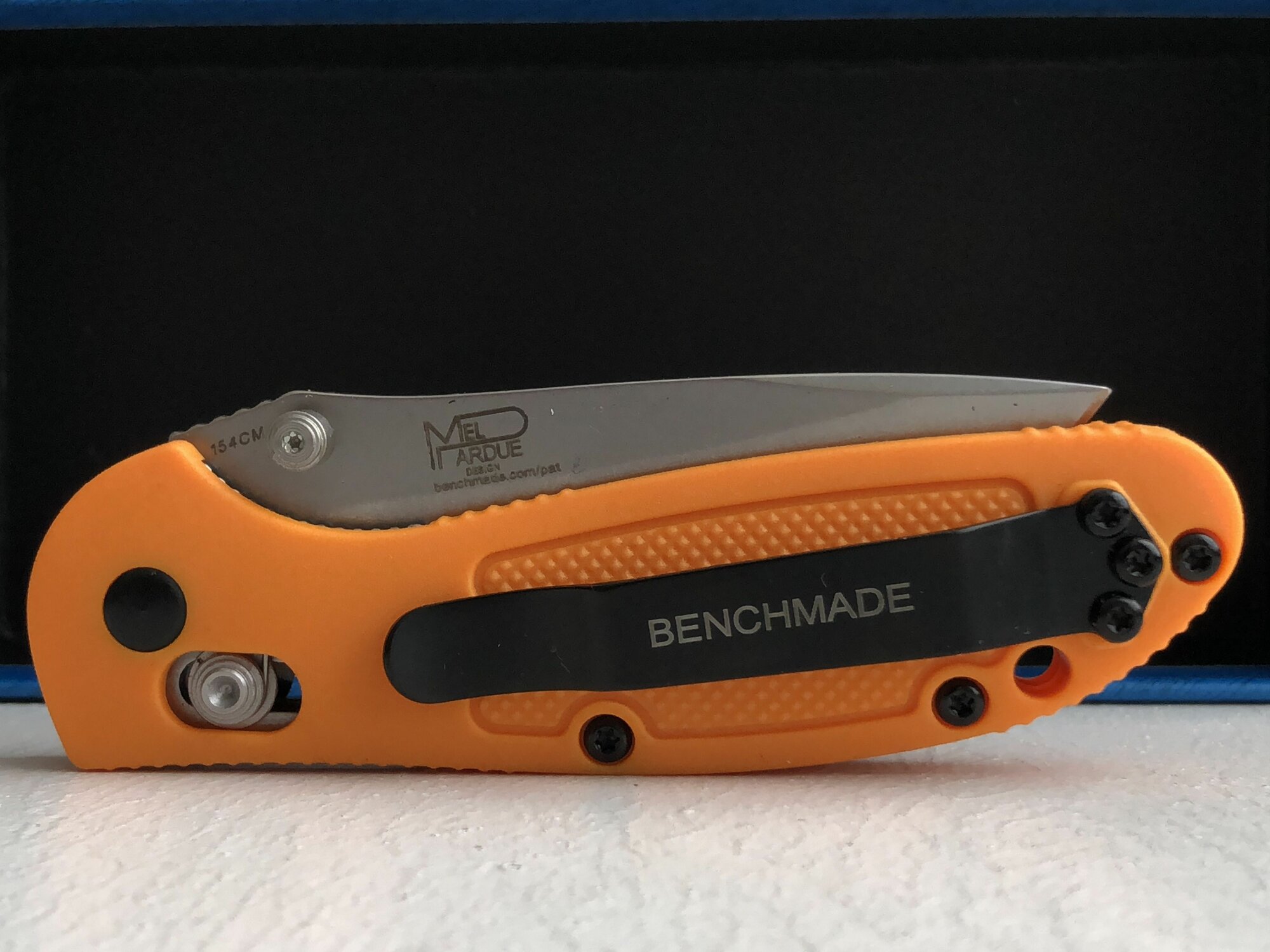 BENCHMADE 556 MINI GRIPTILIAN Складной нож