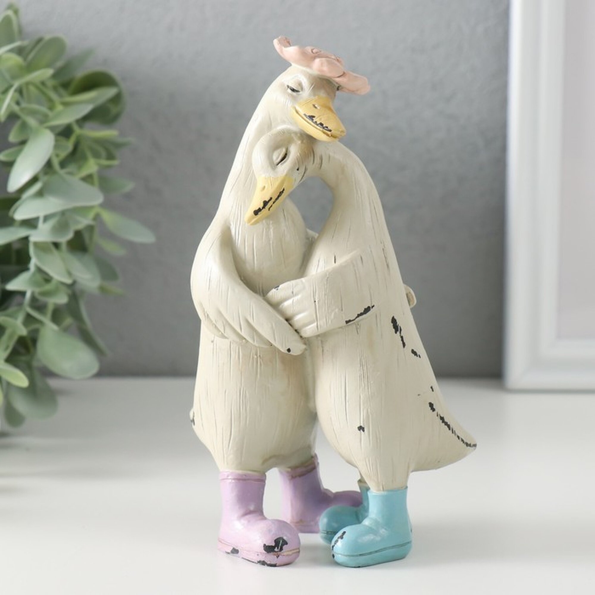 Статуэтка Сима-ленд "Гуси", полистоун, бежевая, 9x5,5x14,5 см