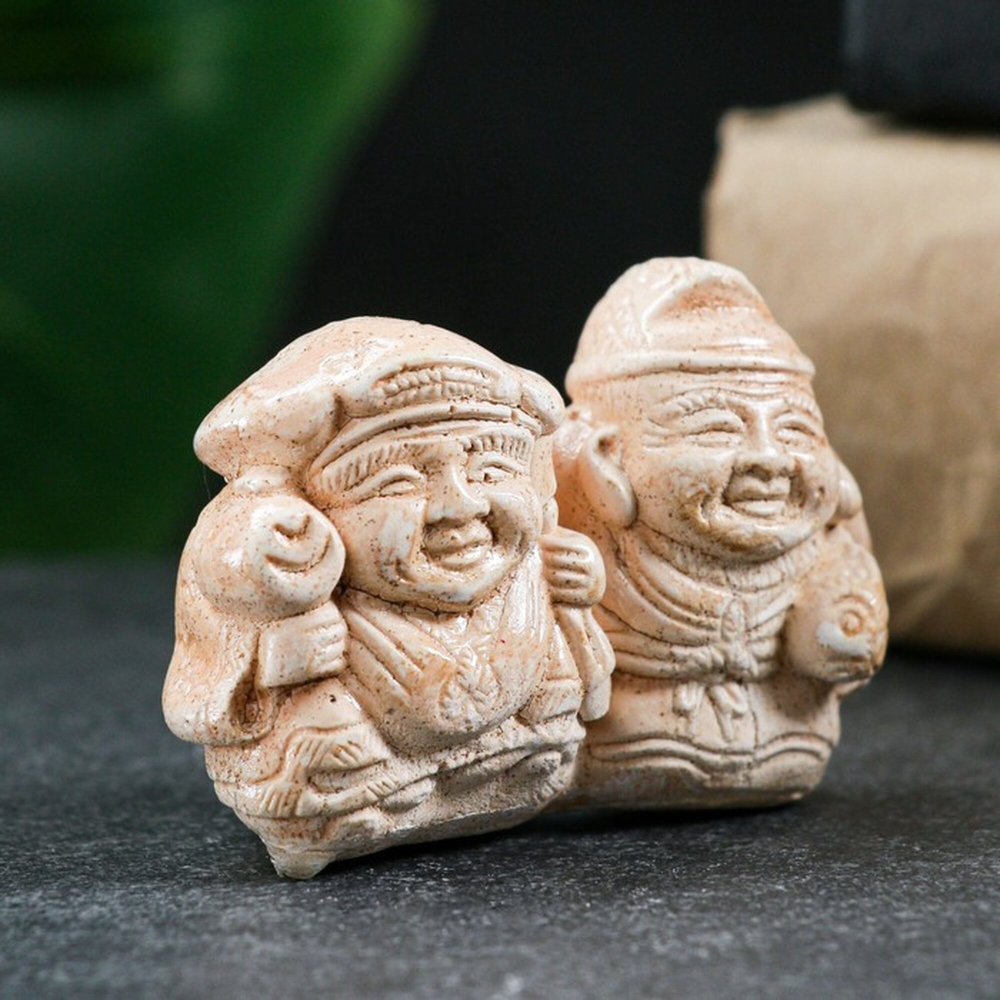 Статуэтка Хорошие сувениры "Дайкоку и Эбису", гипс, 6x3x4 см, бежевая