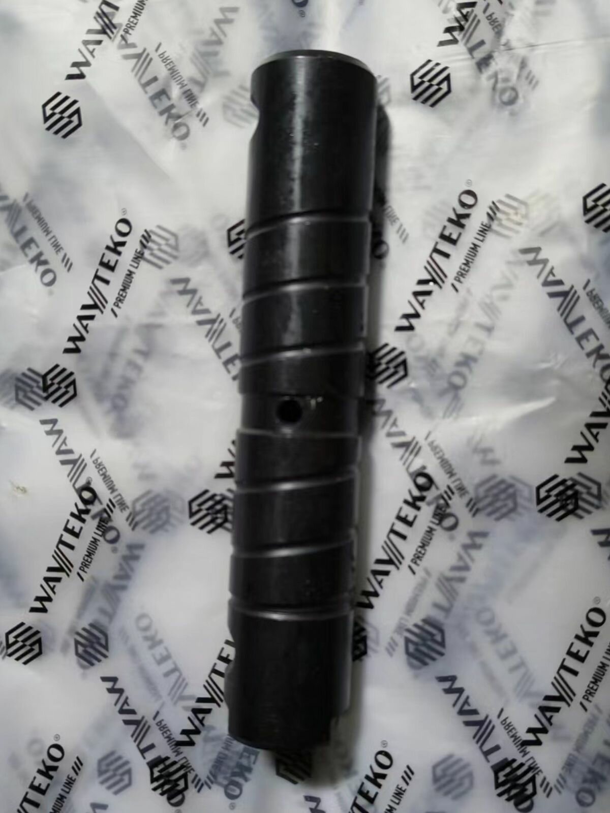 Палец передней рессоры левый D-30 L-160 (одна проточка, чёрный) FAW J6 качество от WAYTEKO PREMIUM Арт. 2902471-1H