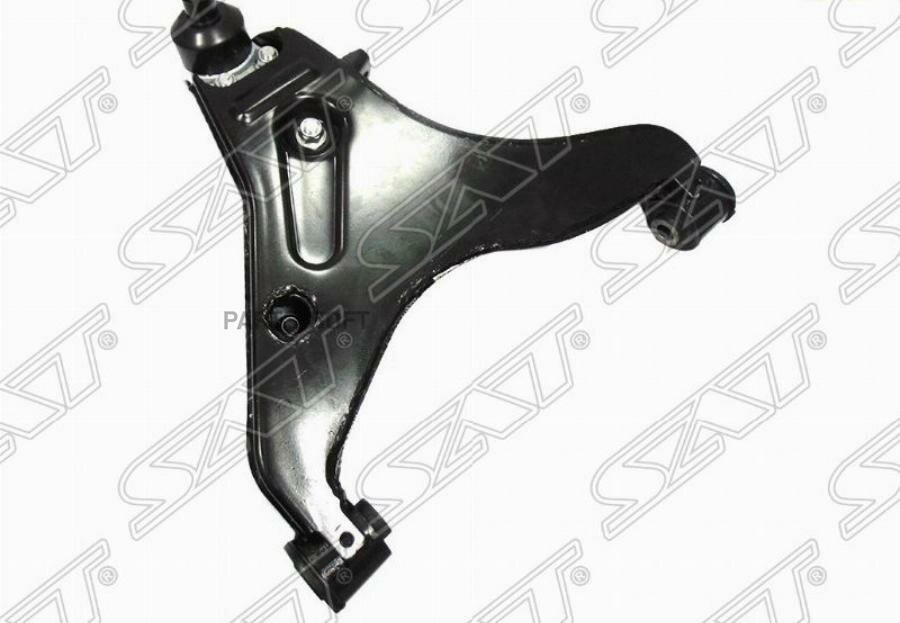 Рычаг подвески Mitsubishi L200 07-16 / Pajero Sport 08-17 (Снизу/ Спереди/ Справа) SAT ST-4013A088 | цена за 1 шт