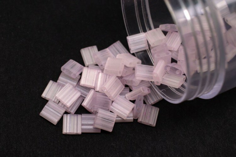 Бисер японский MIYUKI TILA #2594 бледный розовый, шелк/сатин, 5 грамм