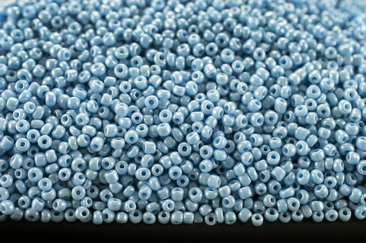 Бисер китайский круглый размер 12/0, цвет 0123 голубой непрозрачный, блестящий, 450г
