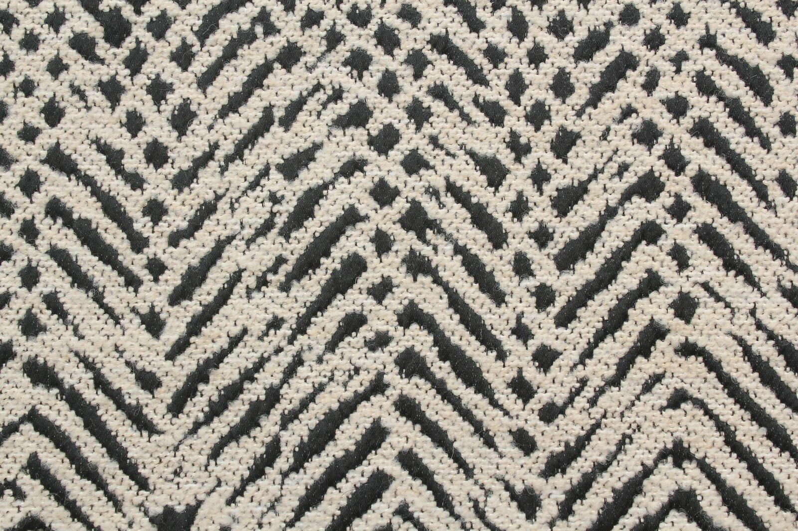 Ткань Жаккард букле с геометрическим узором в бежево-чёрных тонах , 510 г/пм, ш137см, 0,5 м