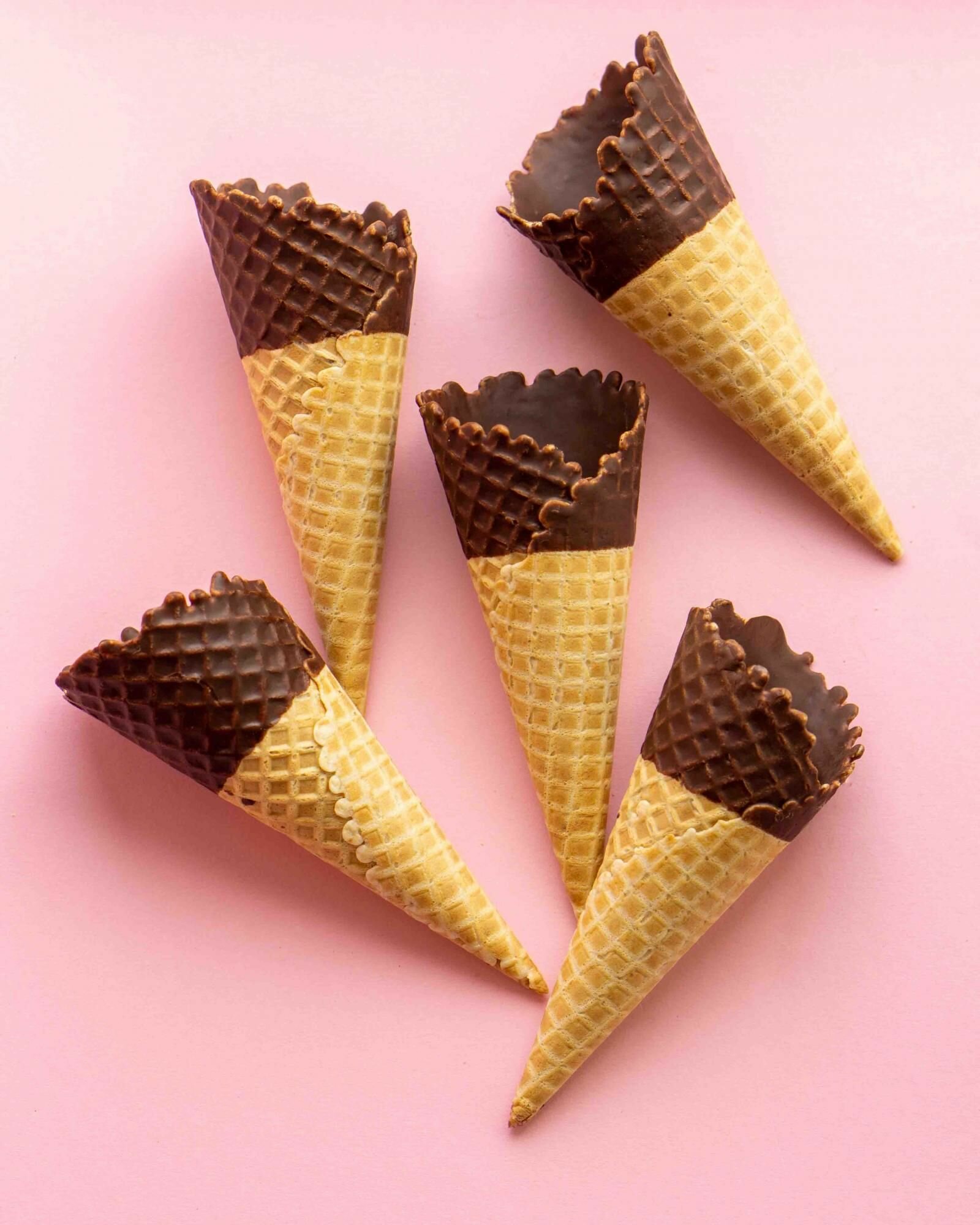 Вафельные рожки для мороженого ванильные и хрустящие. Стандарт 150 глазированный шоколадом(Н-150, Д-60, вес 23-27г)