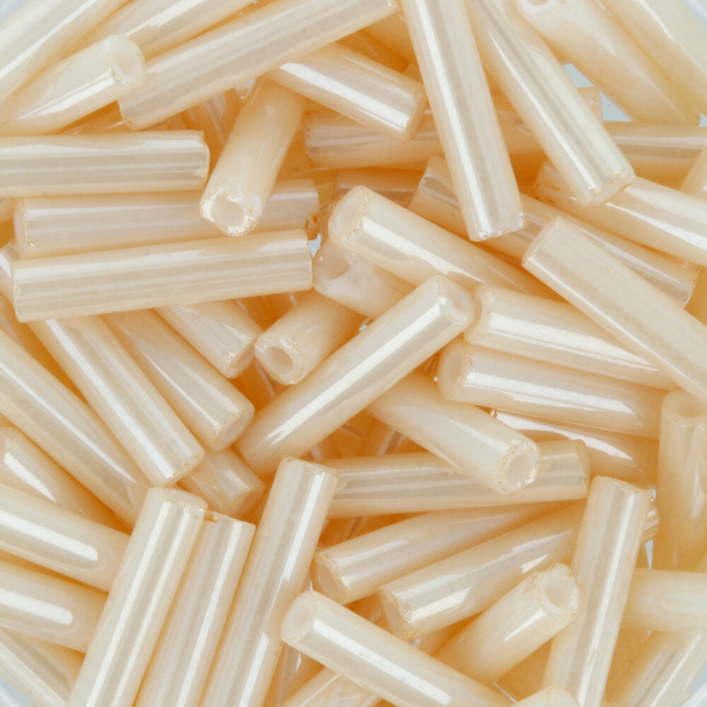 Бисер Япония "TOHO" BUGLE №3 9 мм 5 х 5 г №0123 кремовый/перл