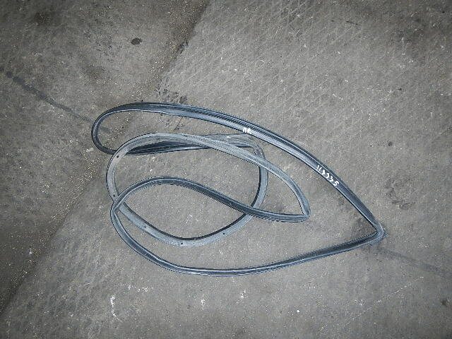 Б/У Уплотнитель двери передней правой, Mazda (Мазда)-6 (GG) (02-07) MAZDA 6 (GG) (02-07) с разбора целый 119335 MAZDA арт...