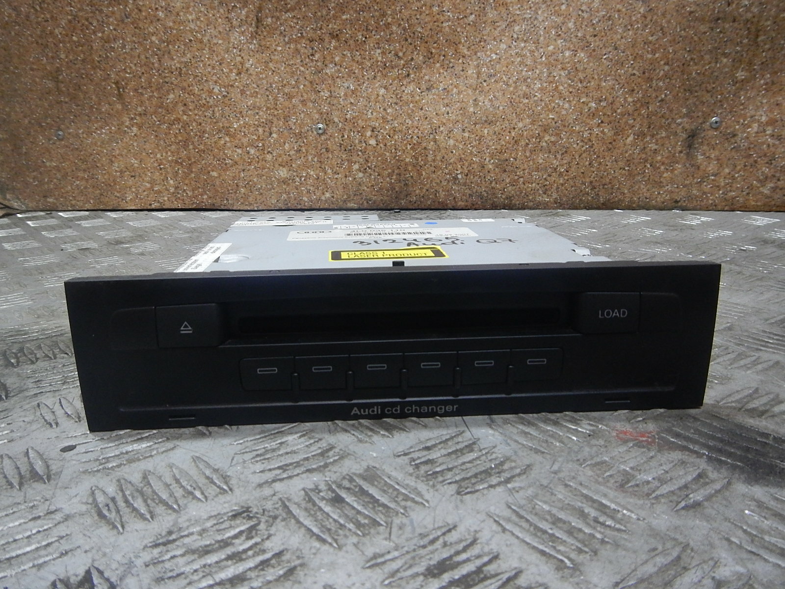 Б/У Проигрыватель CD/DVD, Audi (Ауди)-Q7 (4L) (05-) AUDI Q7 (4L) (05-15) Ченджер компакт дисков Без повреждений. 312465 V...