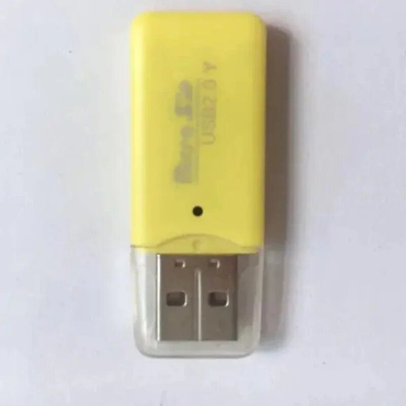 Желтый адаптер для карт памяти USB 2.0