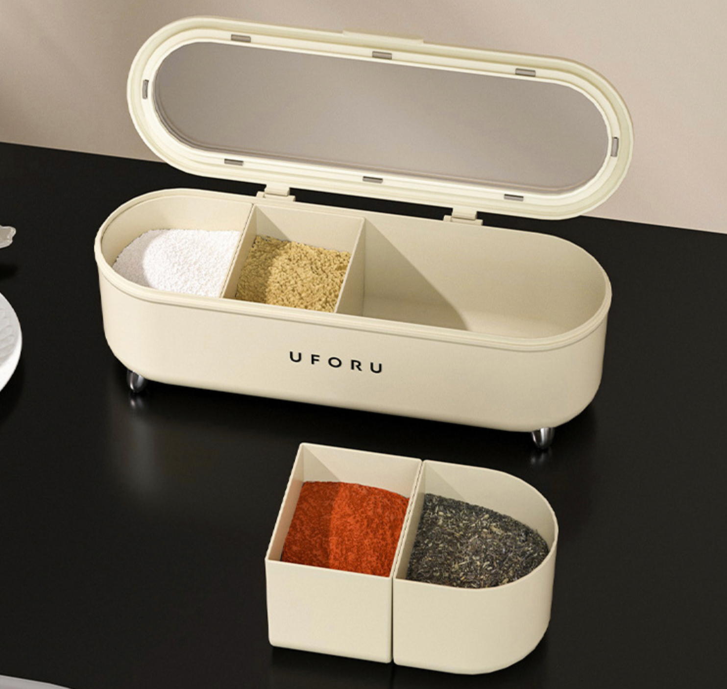 Контейнер для приправ UFORU с ложечками, 4 секции, пластик, бежевый