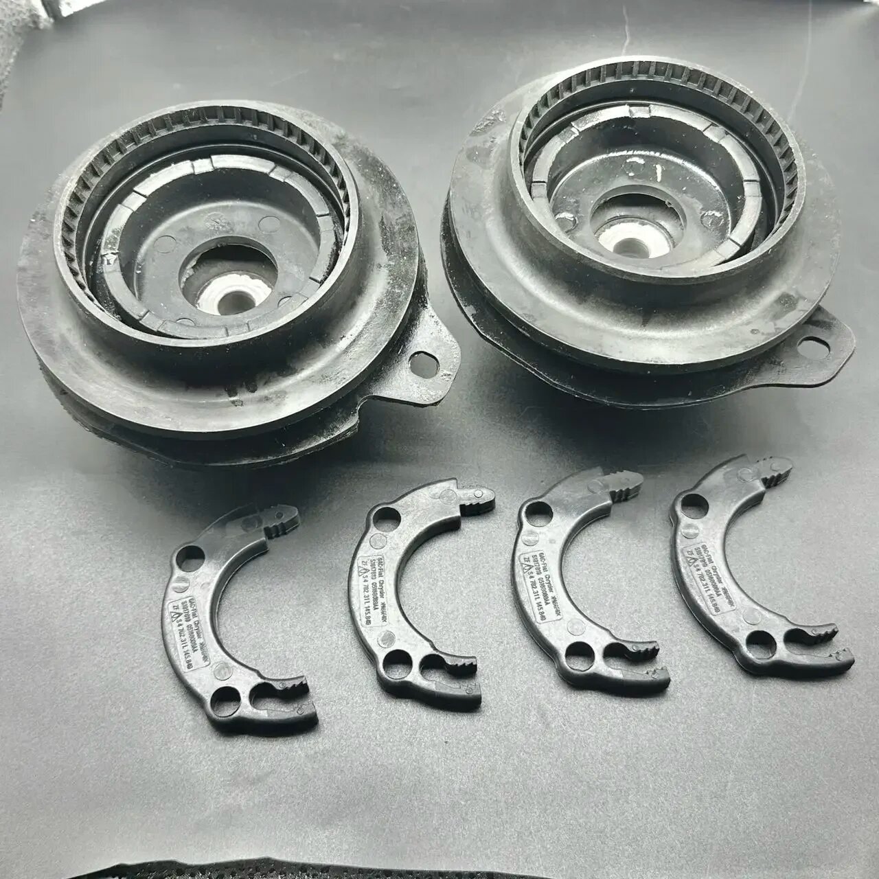 Для 2014-2018 Jeep Cherokee комплект крепления передней левой/правой стойки 1pc left 1pc right