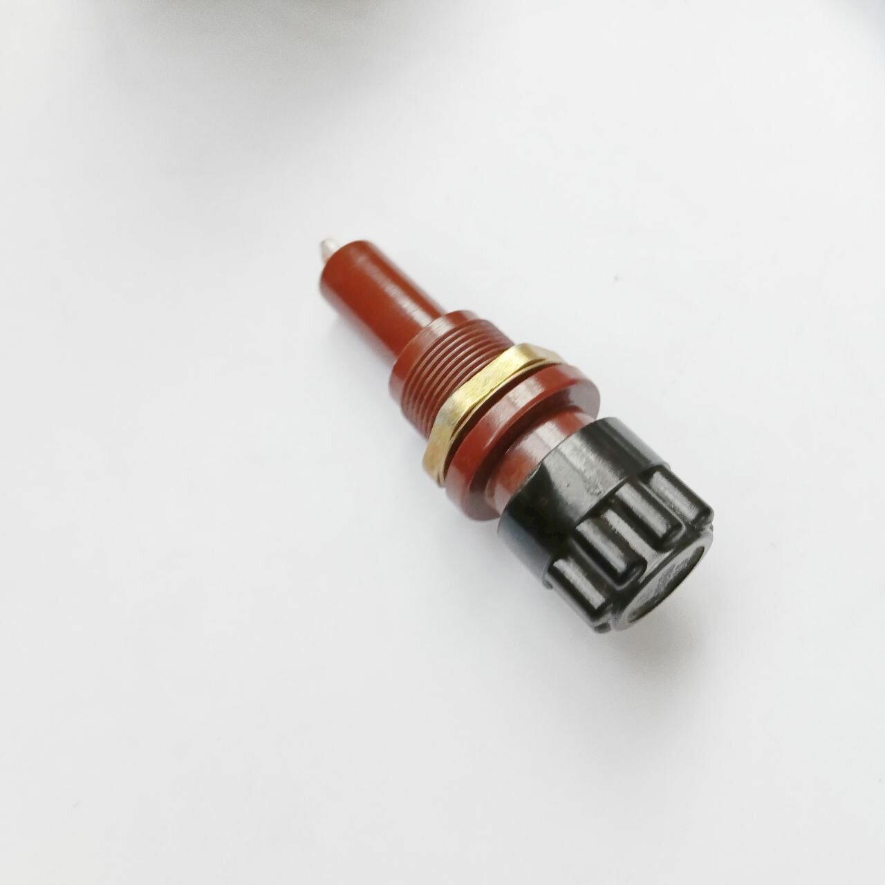 ДВП8 держатель предохранителя +(комплект установочьный конструктор припой, монтажный провод)