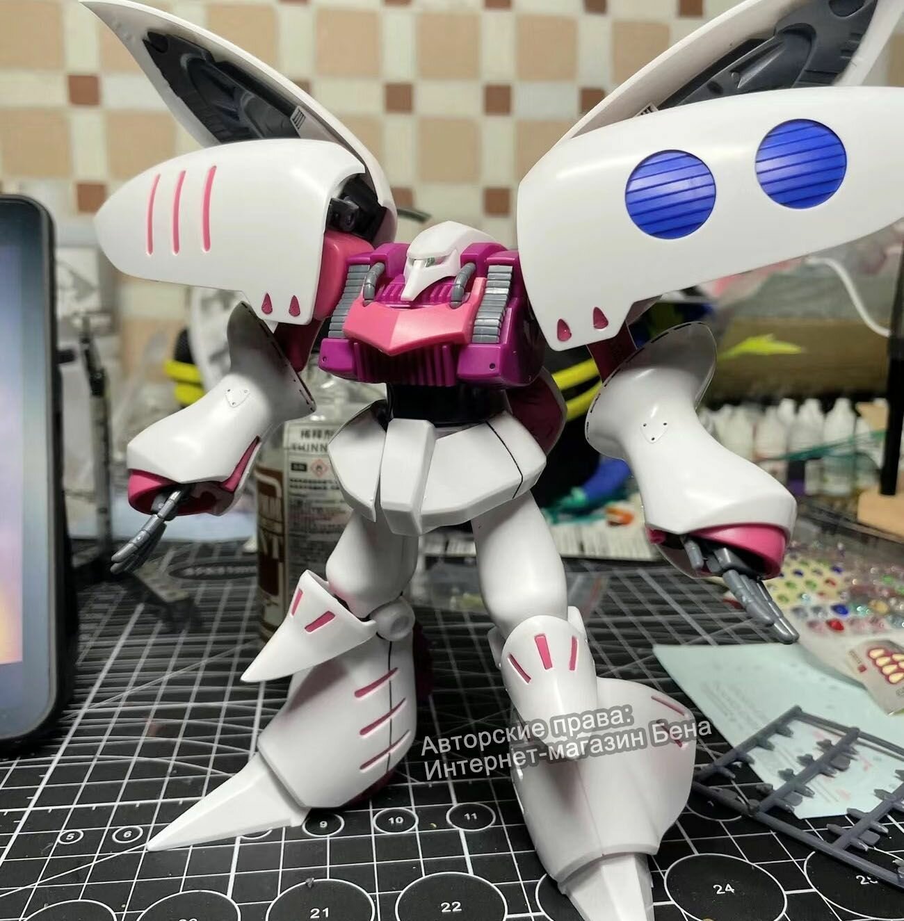 AMX-004 Gundam Qubeley, Aниме Mодель Гундам HG 1:144, Бесплатная подставка и наклейка