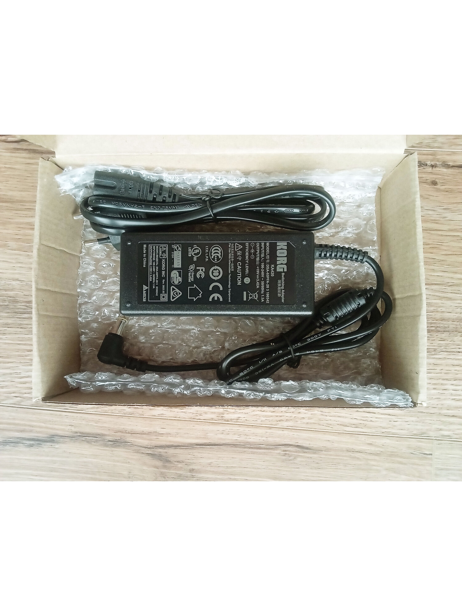 Блок питания для VOX VT40X Valvetronix (адаптер 19V 3.42A)