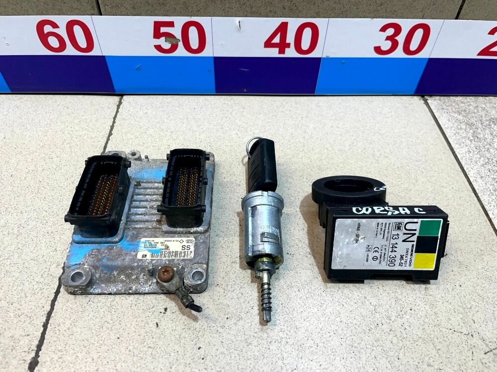 Блок управления двигателем Opel Corsa C 55352622