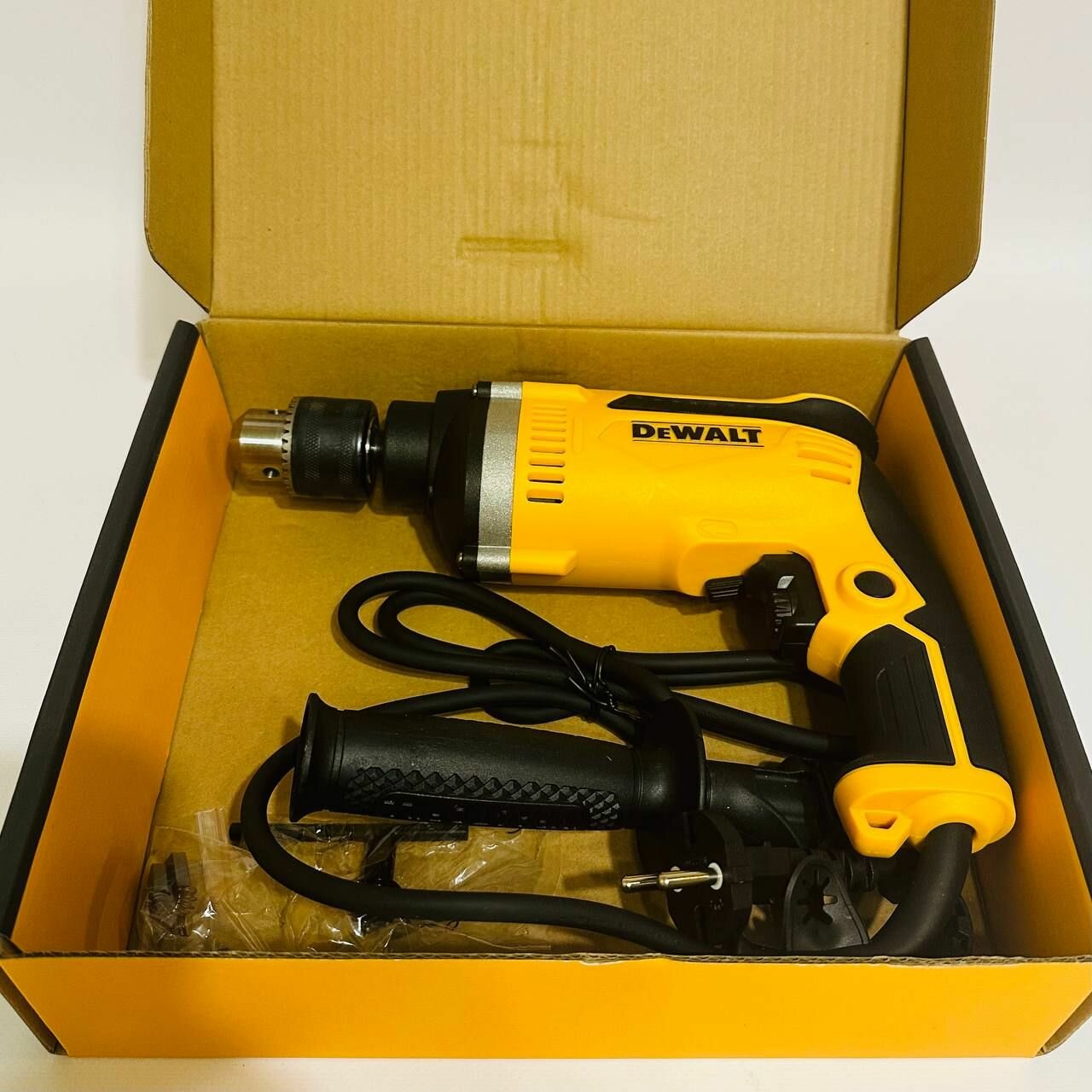 DeWalt Дрель 800 Вт — фото 1