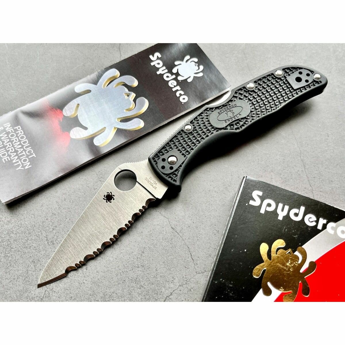 Нож складной Spyderco C243SBK Endela, Serrated Blade, Black FRN Handle