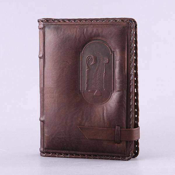 Ежедневник Василевский "Перо на свитке", недатированный, в кожаном переплете, А5, 160 л