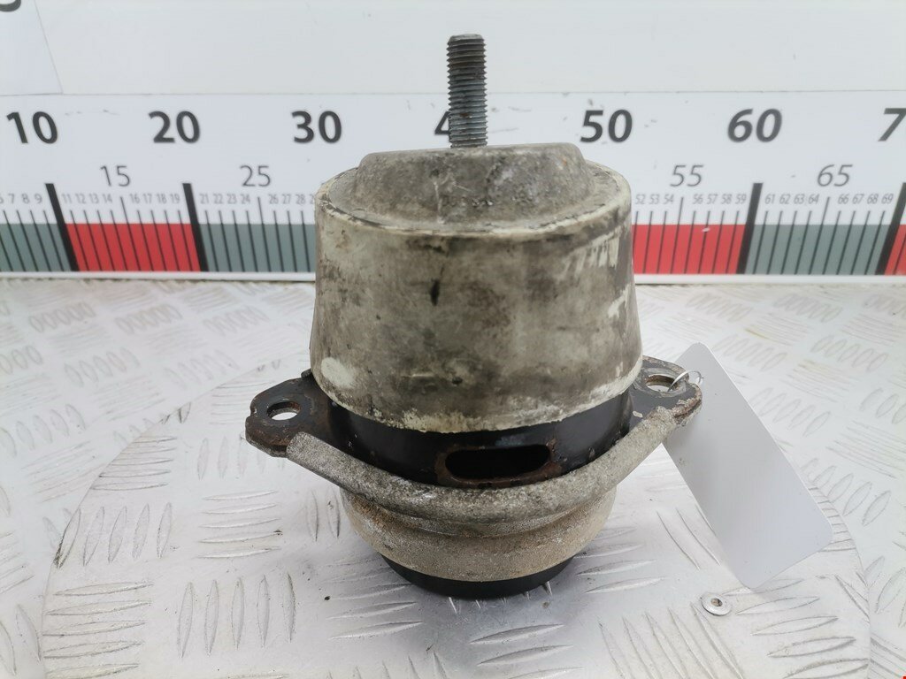 Подушка (опора) крепления двигателя Volkswagen Touareg 1 7L6199131C арт. 2079480
