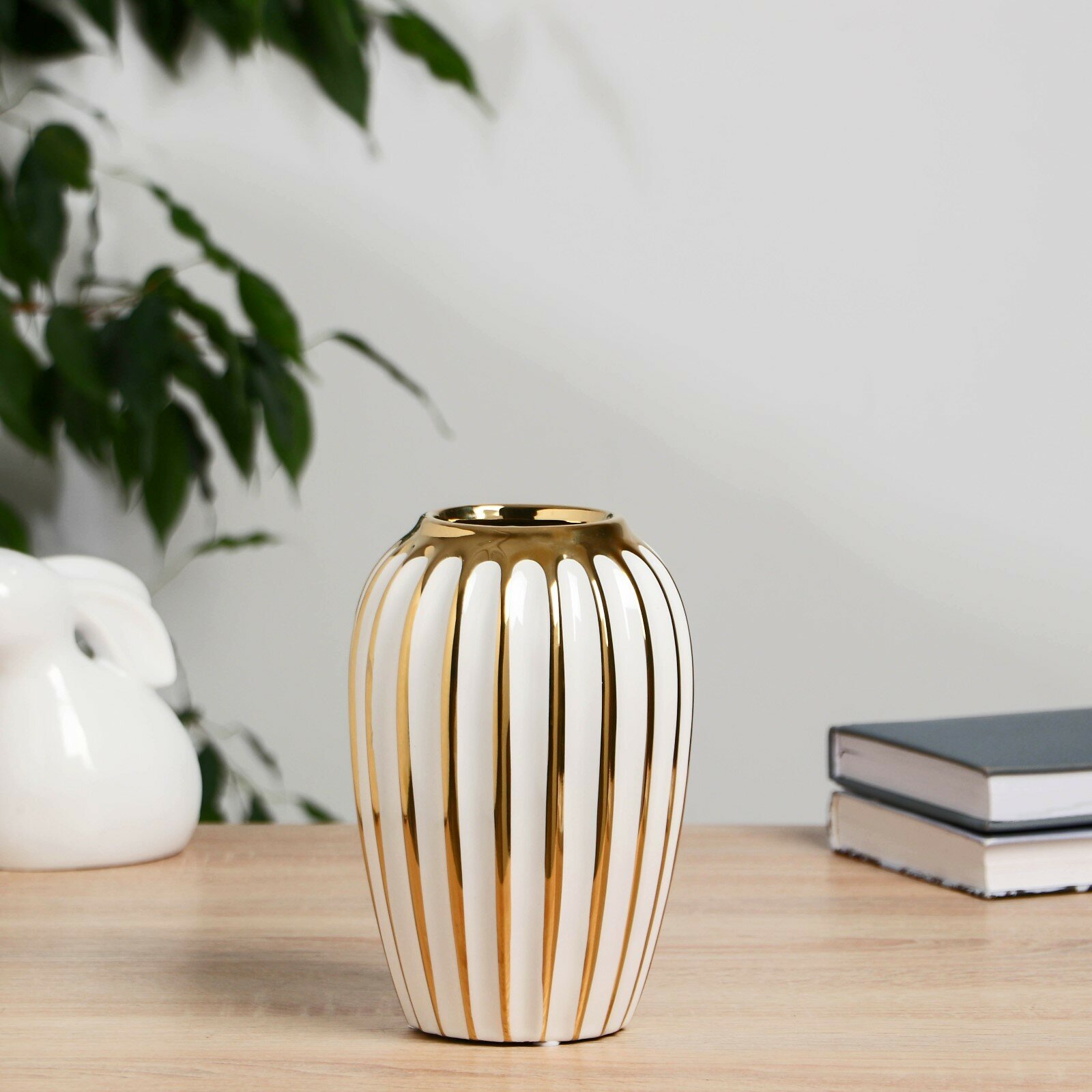 Керамическая ваза для цветов, сухоцветов «Кэли», настольная, 18 см, белый