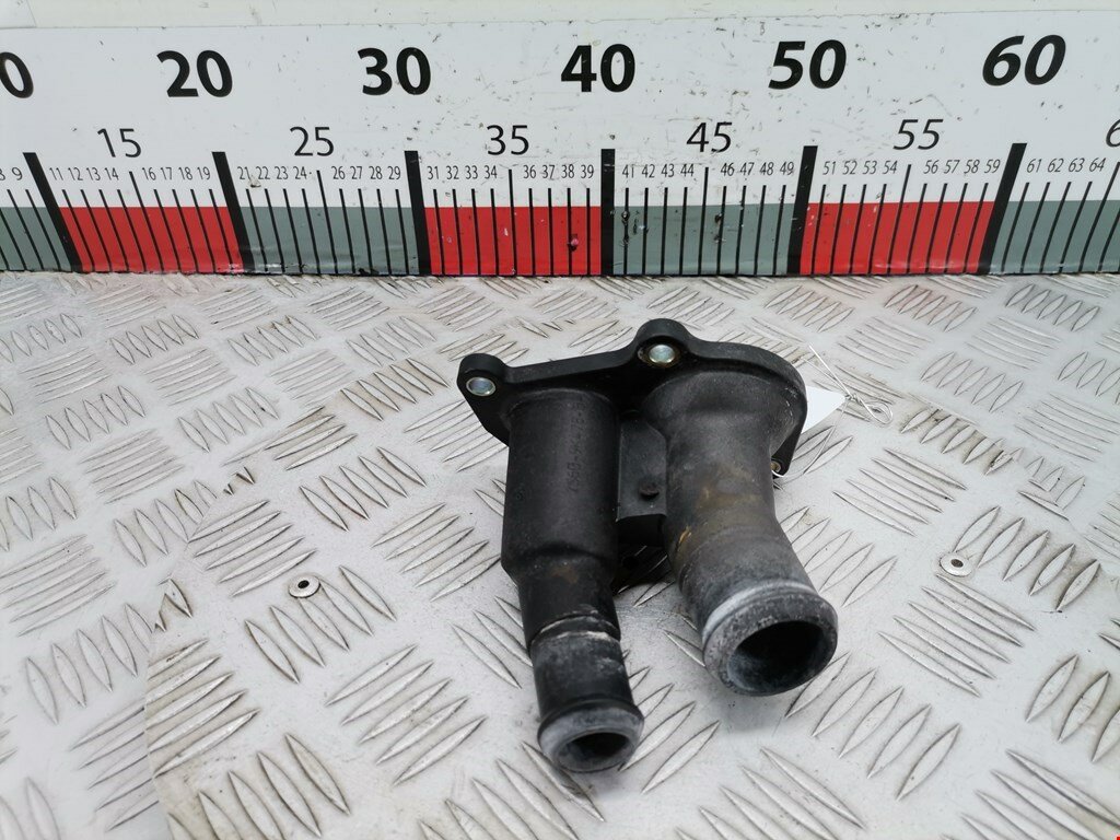 Корпус термостата Ford Fiesta 5 1707050 арт. 1851126