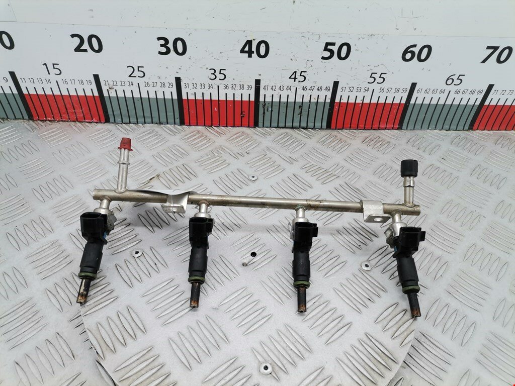 Форсунка бензиновая электрическая Opel Astra J 55562599 арт. 1846215