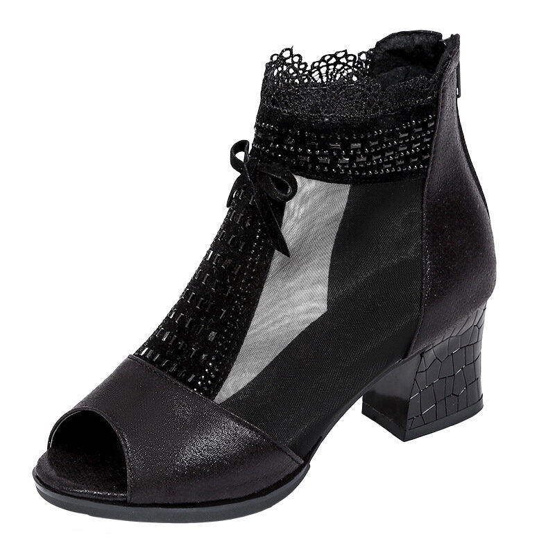 Спортивные туфли