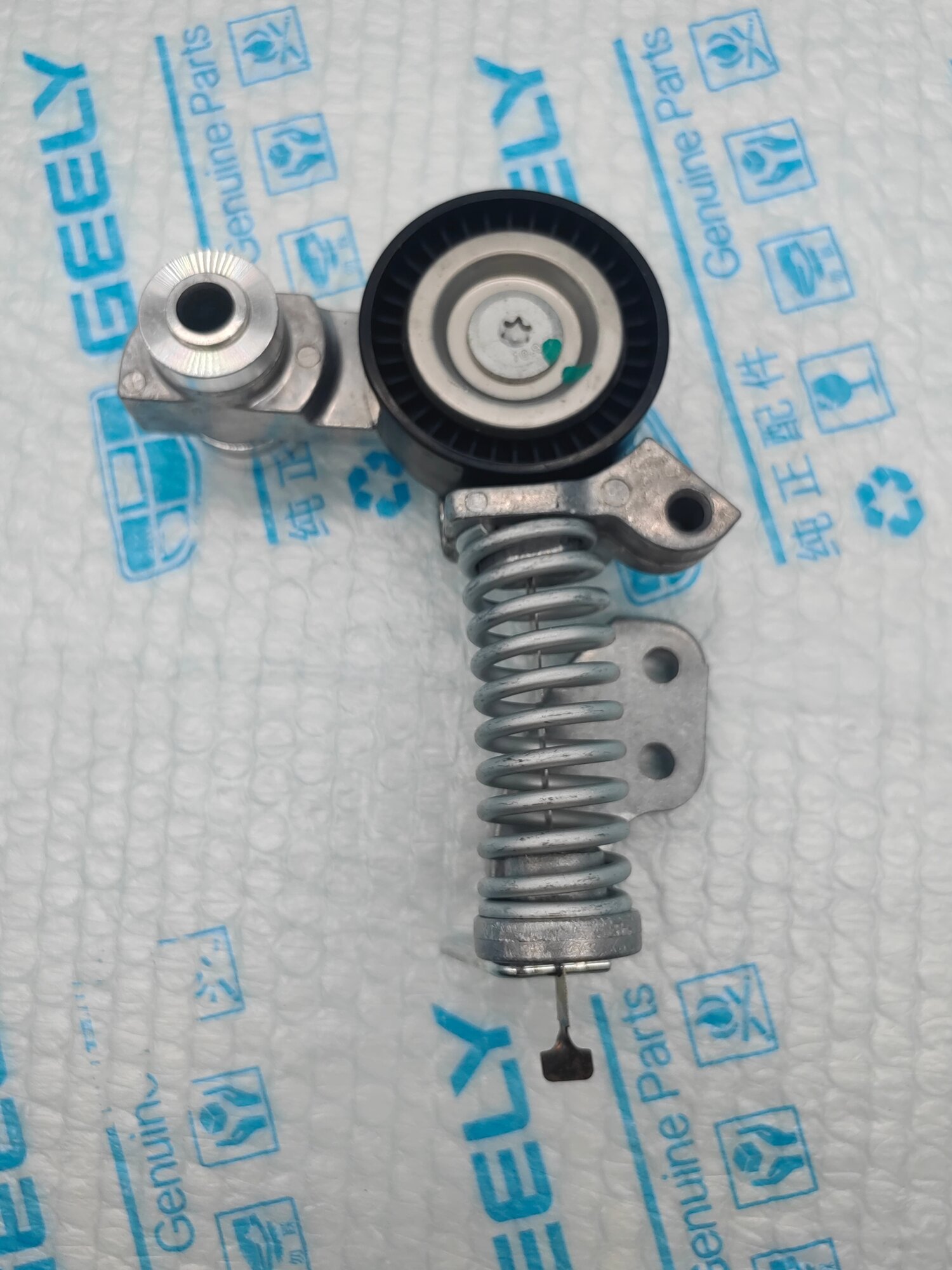 GEELY Натяжитель ремня Geely Monjaro Tugella 1073007800