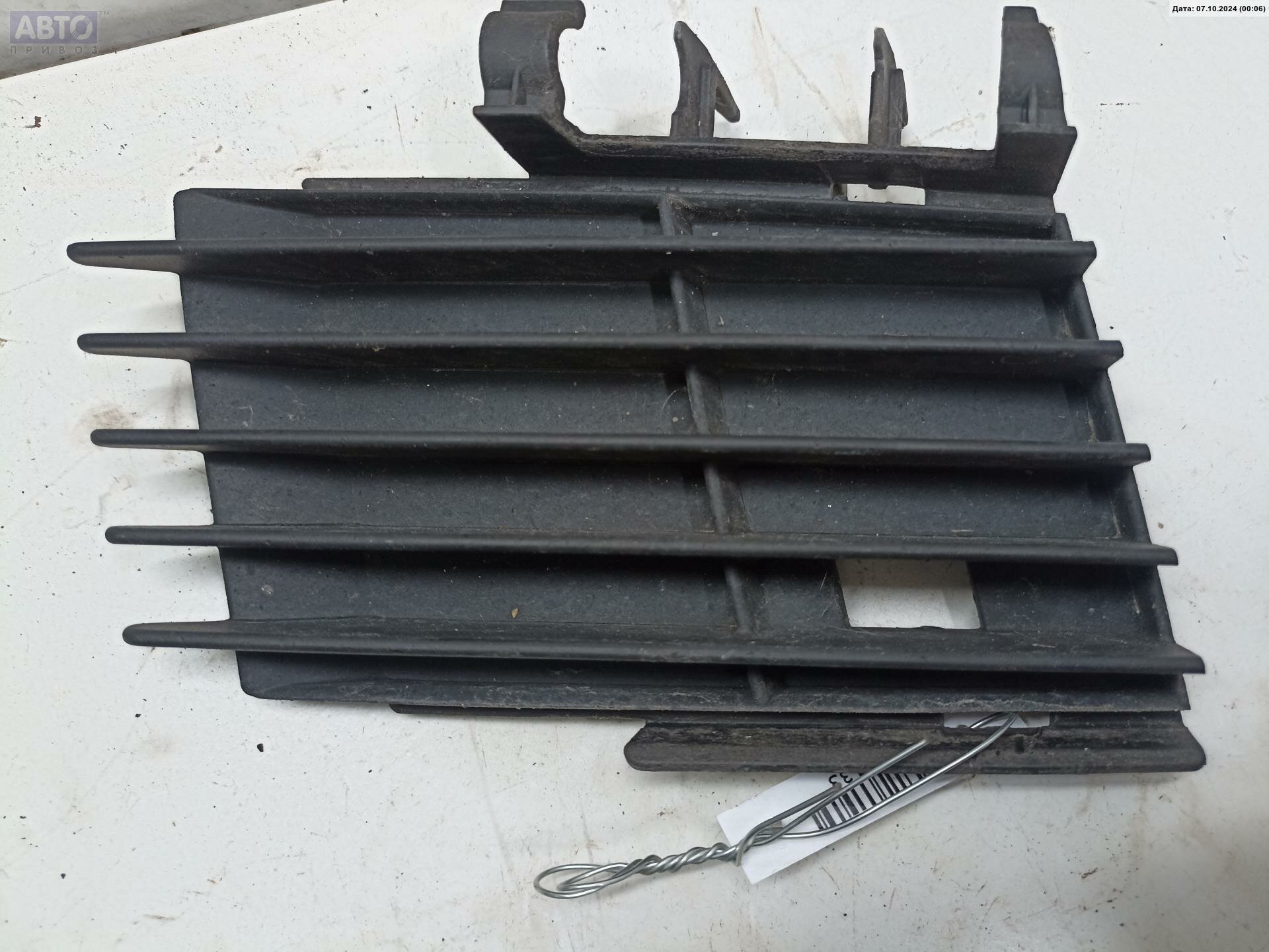 Решетка (заглушка) в бампер Opel Vectra C (2002-2008)