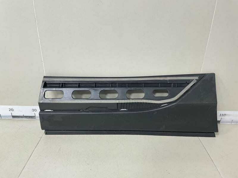 Накладка двери задней правой Volkswagen Tiguan 2017 кат.номер: 5NA854950S