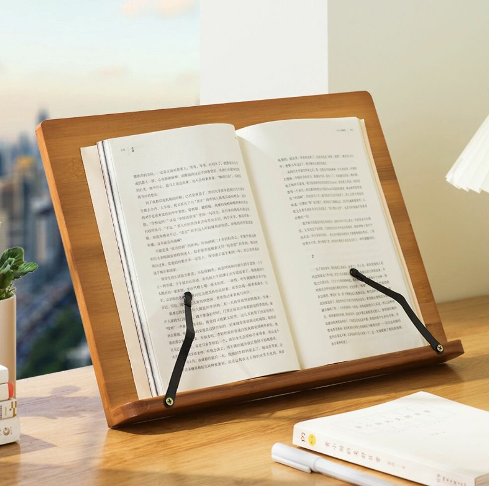 Деревянная подставка для книг