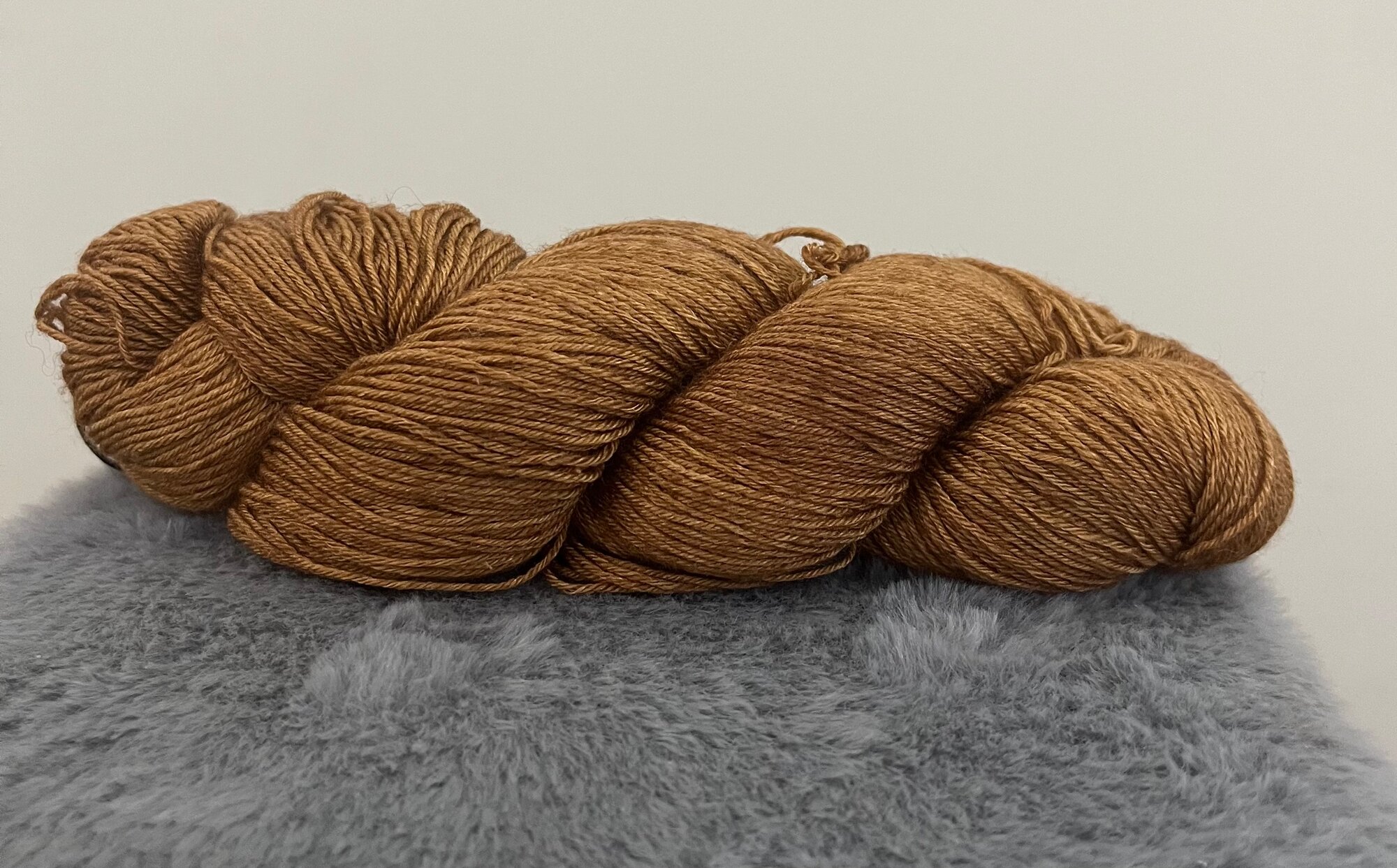 Gazzal WOOL & SILK 50гр-330м; 20% шёлк 80% мериносовая шерсть(1 моток)