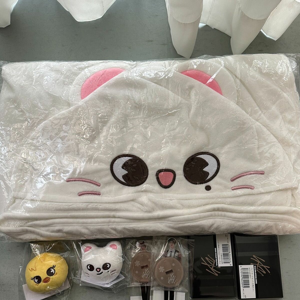 STRAYKIDS Skzoo Летнее Одеяло Для Кондиционера Плед-пончо 146*84cm