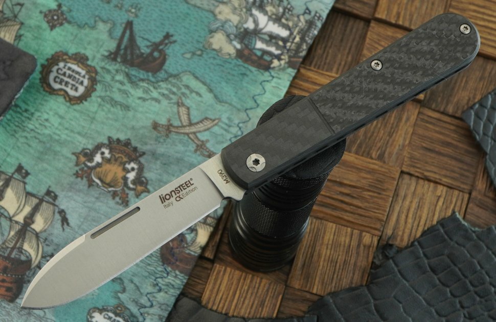 Классический складной нож Lion Steel Barlow Slim Roundhead, M390, рукоять карбон