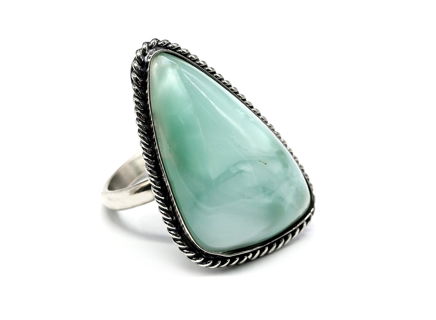 Кольцо, ангелит