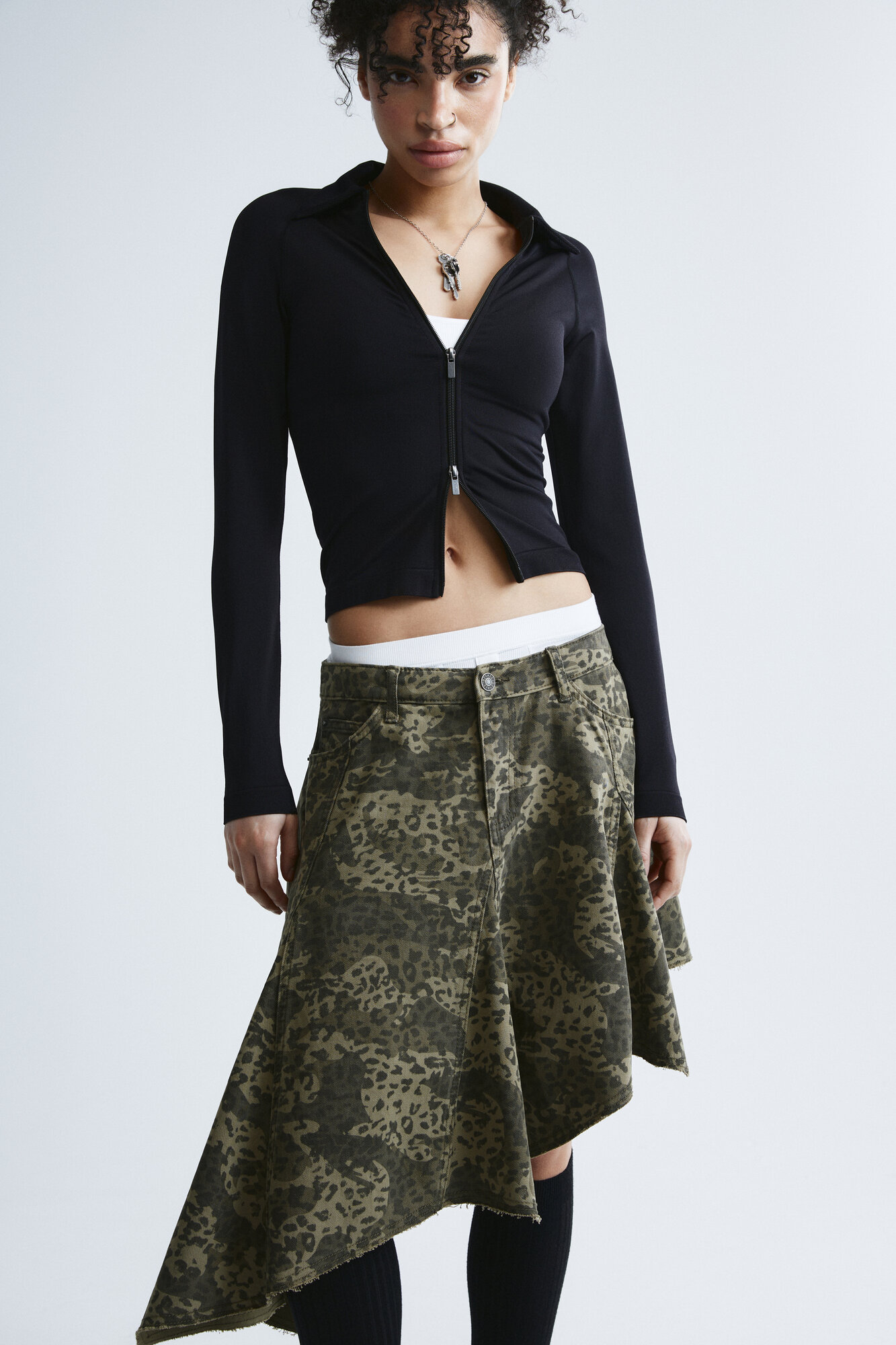 Лонгслив YNG