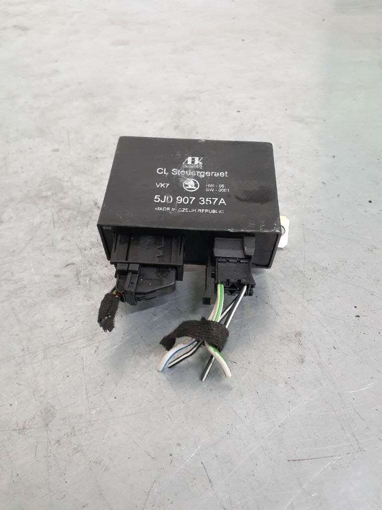 Блок управления светом Skoda Fabia рест. 2005 5J0907357A