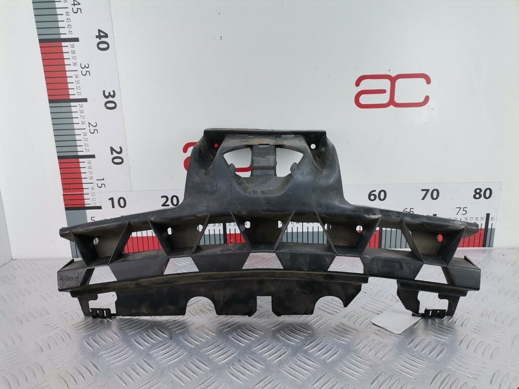 Кронштейн (крепление) переднего бампера центральный Renault Megane 2 8200113652 арт. 1997813